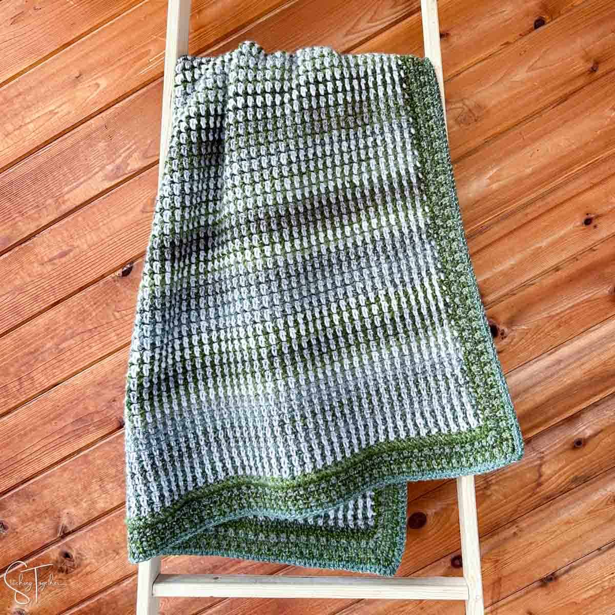 Meandering Moss Stitch Chunky Crochet Blanket Free Pattern